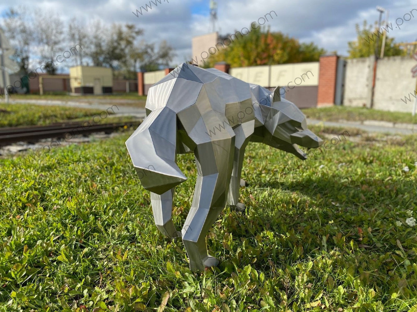 Stainless Steel Wolf Sculpture – Ponoma